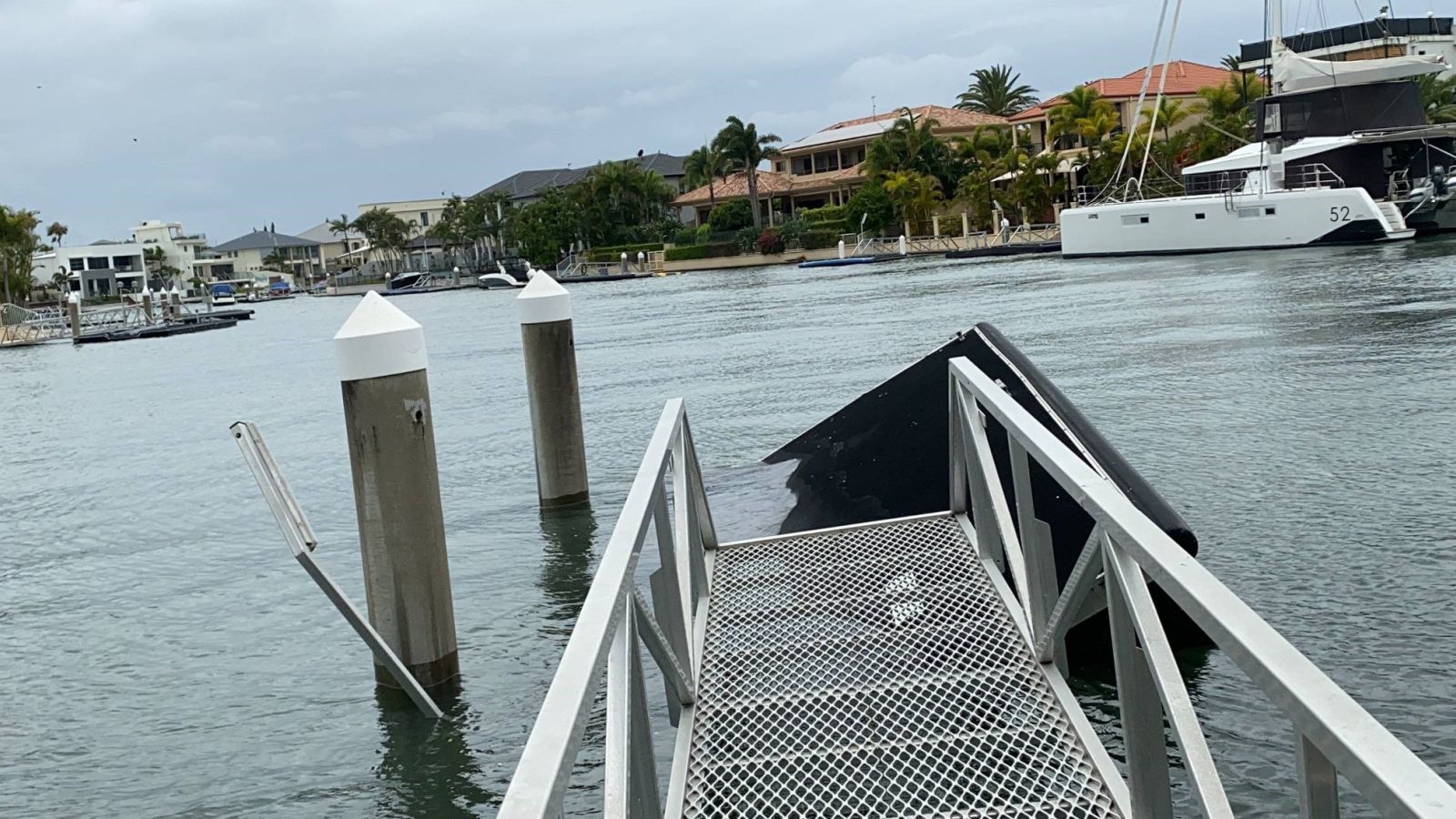 How To Know Whether It’s Time To Repair Or Replace a Pontoon - Micks ...